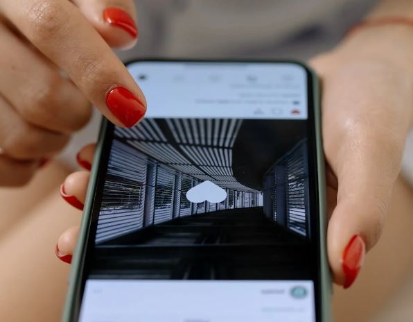 Harnessing Instagram’s Algorithm: The Power of Likes in Content Visibility – Play Guts